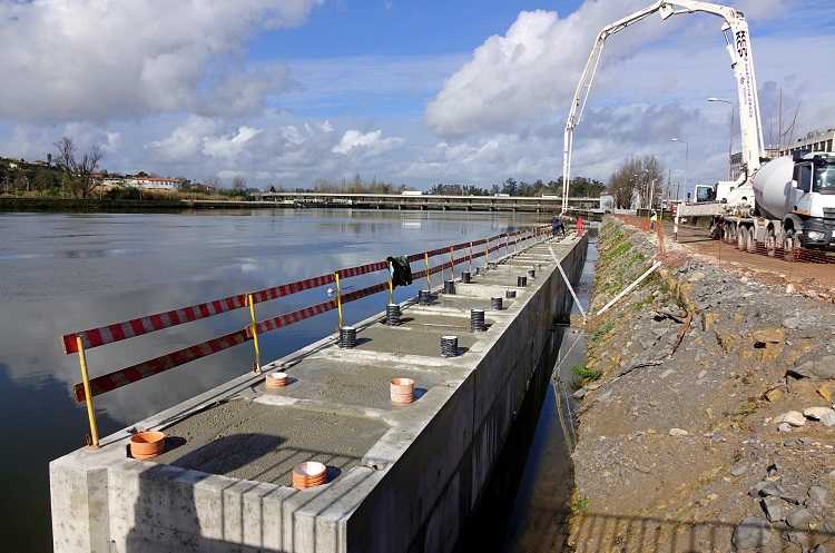 Execução das microestacas já começou na margem direita do Mondego em ...